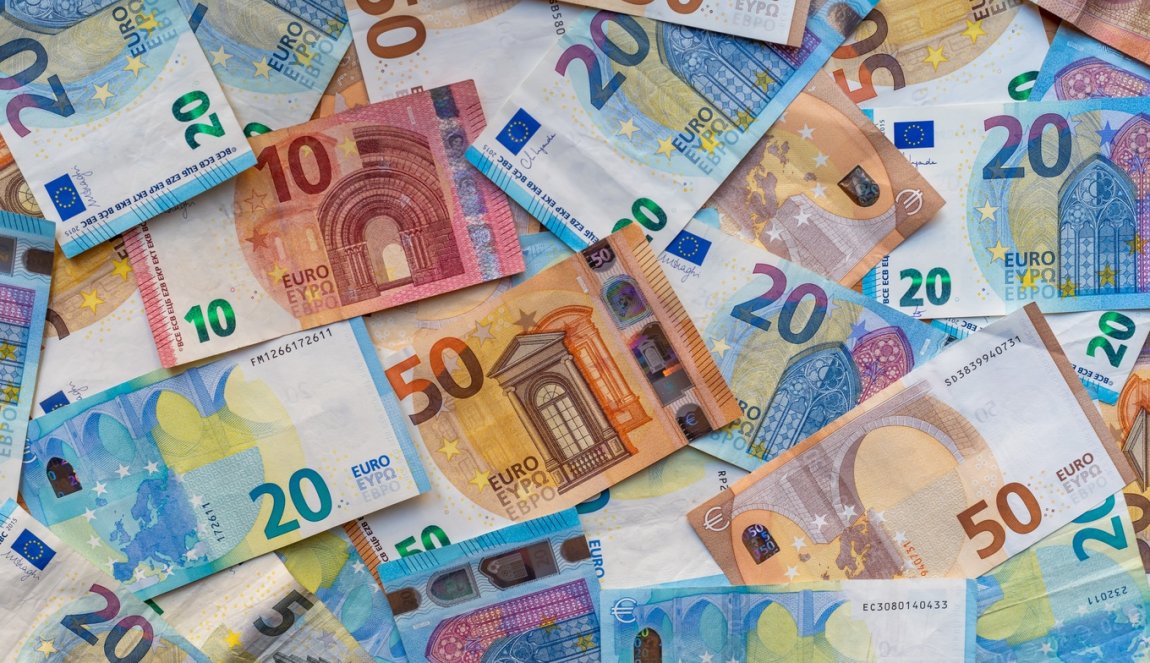 Distributeurs de billets, pourboires et CB : l’argent aux Pays-Bas ...