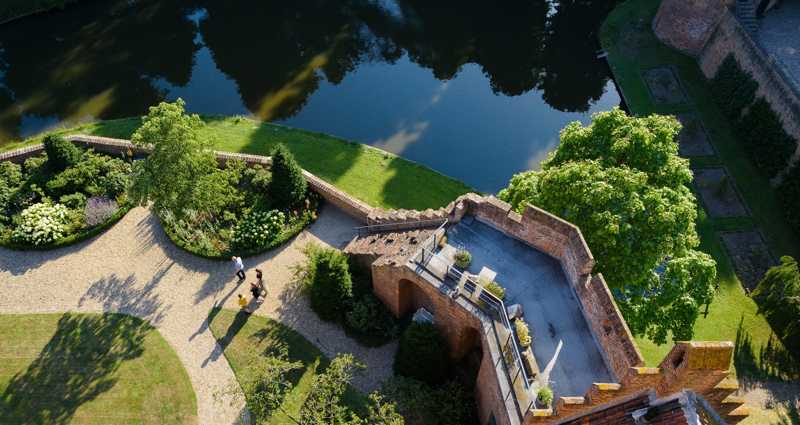 Visit the most beautiful castles and castle gardens in the Netherlands ...
